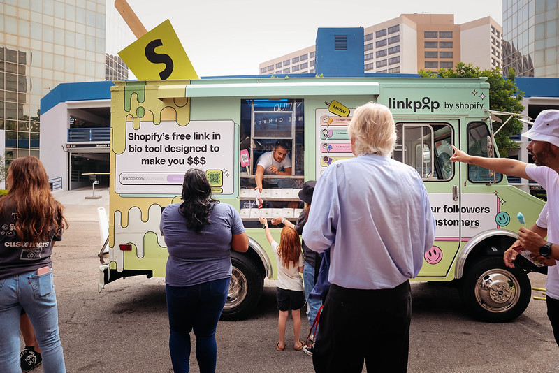 Branded Food Trucks - Roaming Hunger